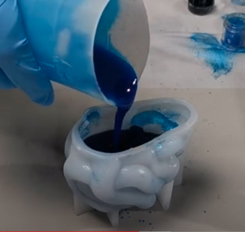 Adding Shine and Sparkle: Highlighting Resin Skull Molds with Mica ...